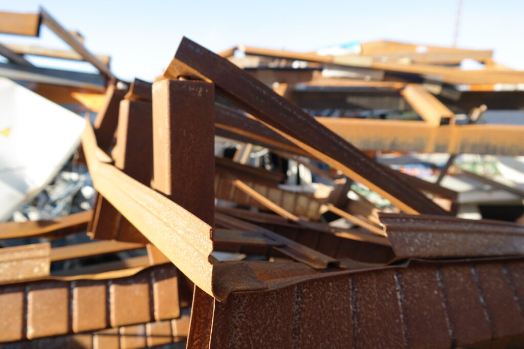 Stoholm skrot & autoophug – Vi opkøber jern, metaller og skrotbiler. Vi ...